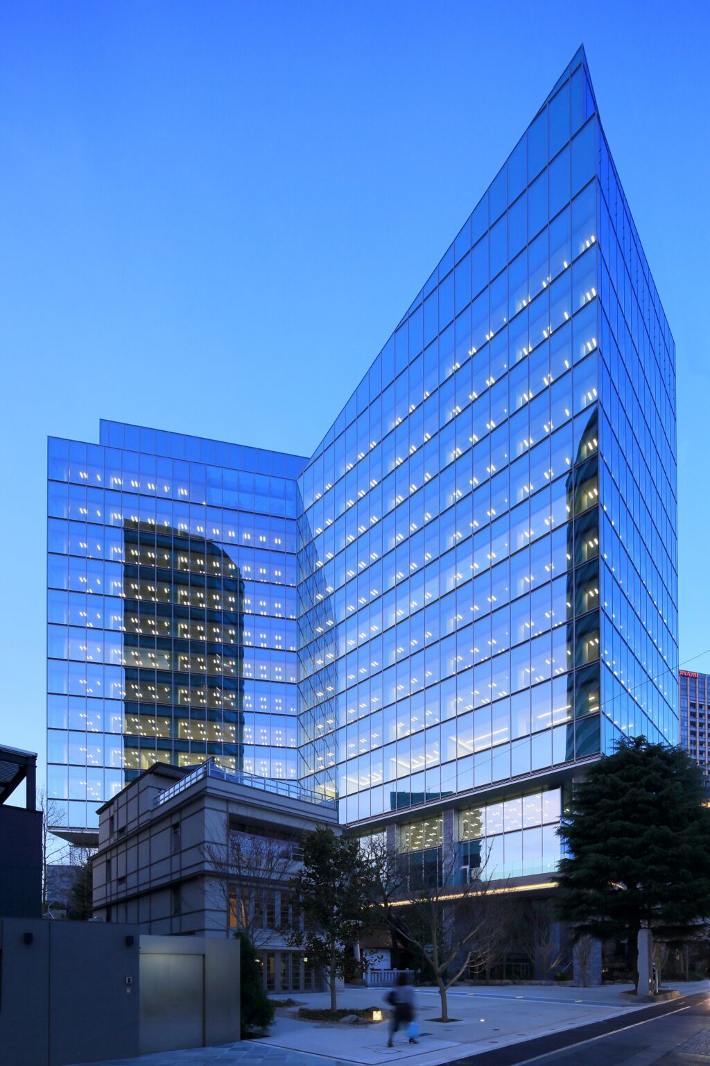 Pembroke - Tri-Seven Roppongi